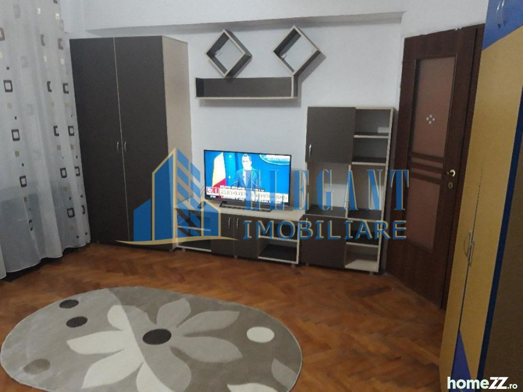 Garsoniera, decomandata, moderna, Central-Piata in Craiova