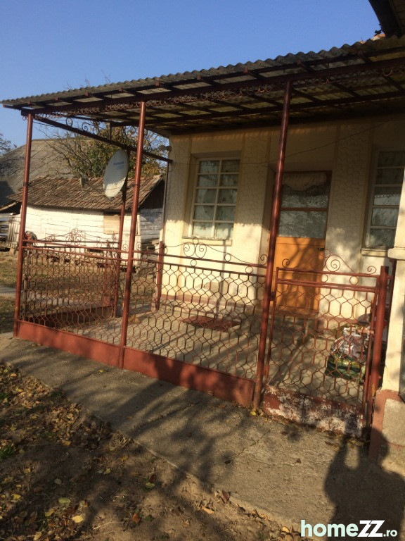 Casa la tara , loc. Hodisa , jud. Satu Mare Central in Hodisa